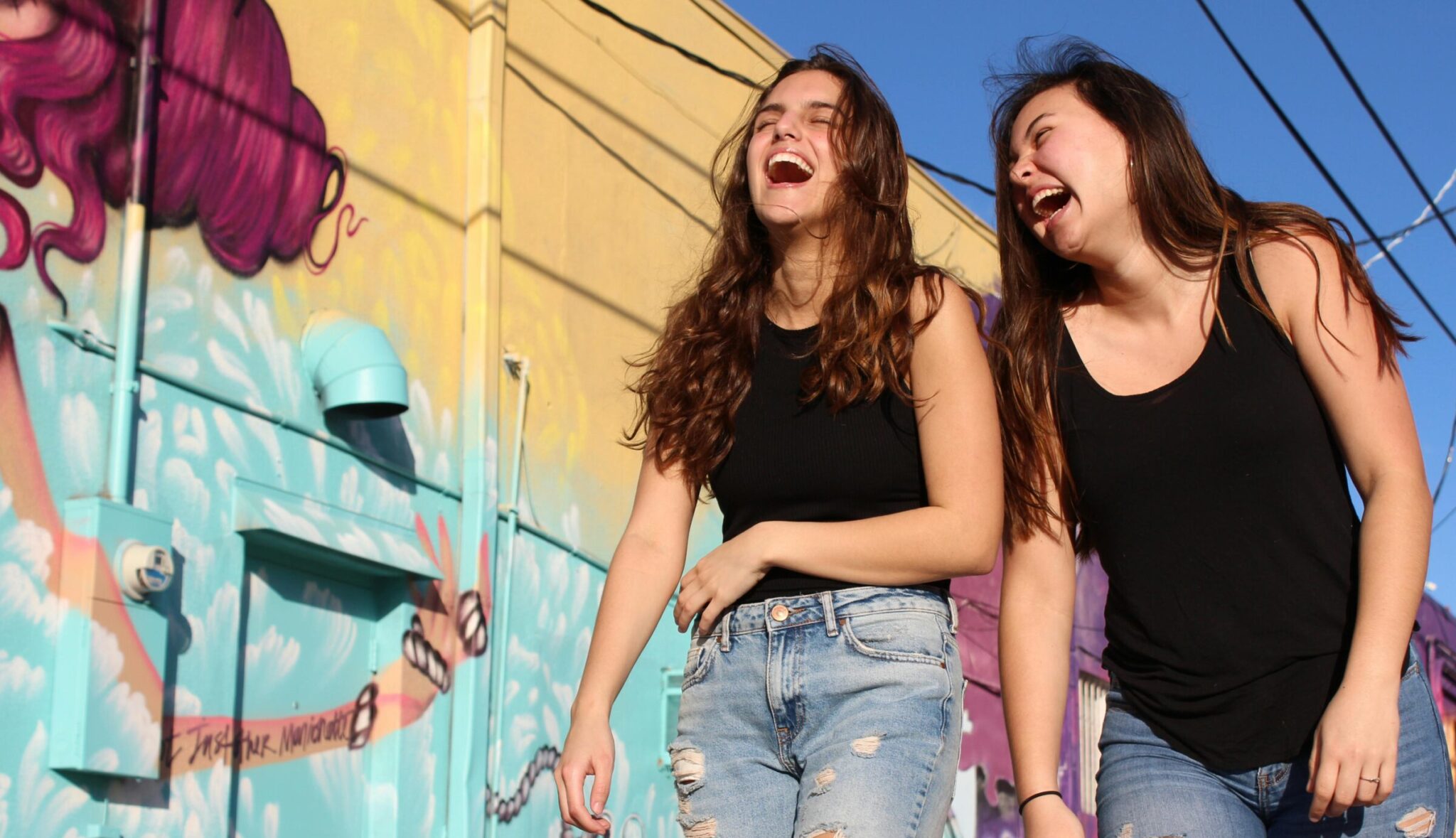 150 Very Best Pick Up Lines For Girls to Use on Guys 2025